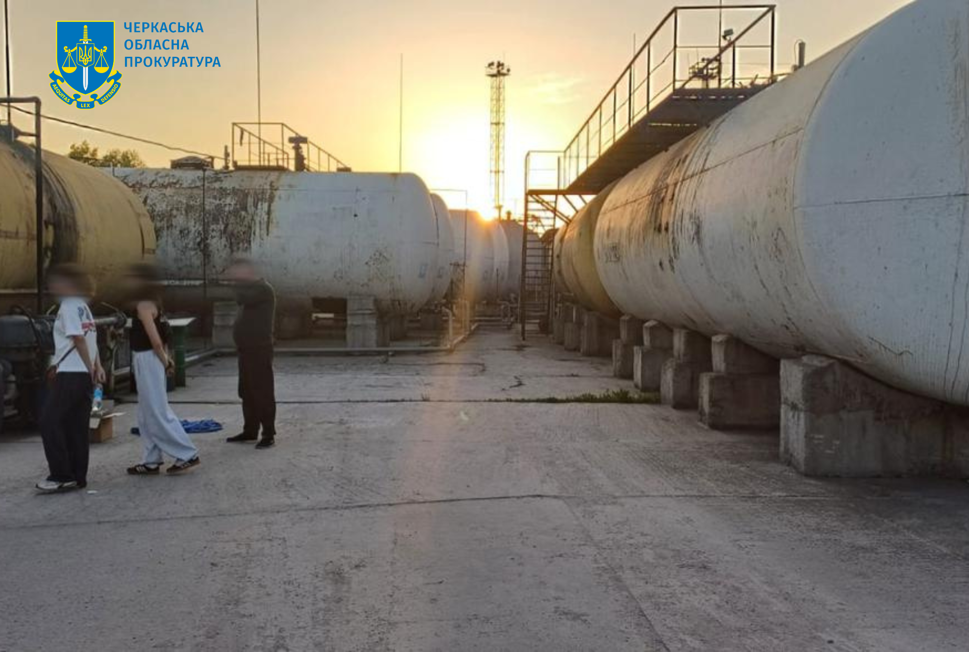 Enkorr: Свіжий погляд на енергетику - Новини - Викрито мережу АЗС, яка не сплатила 10 млн грн ...