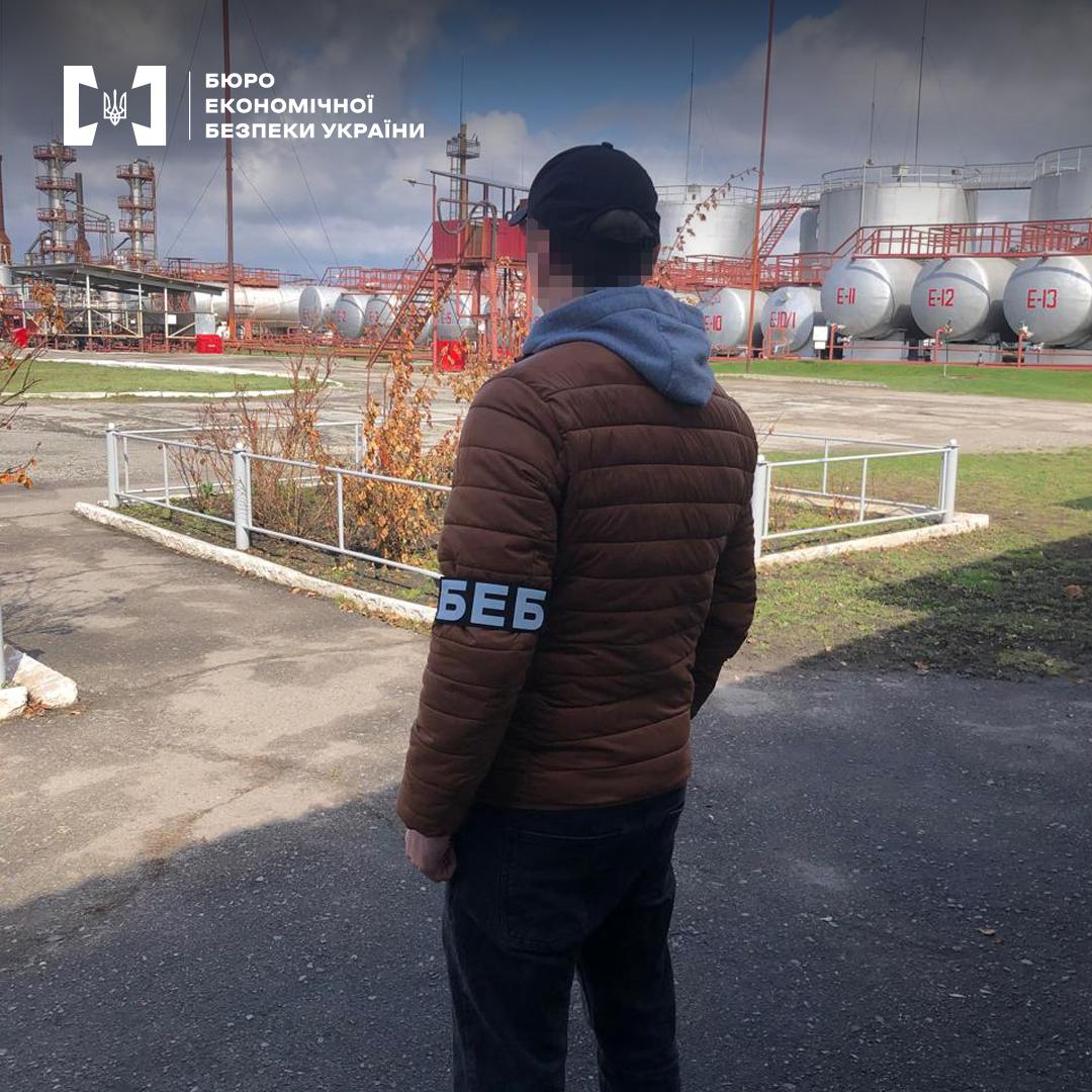 Enkorr: Свіжий погляд на енергетику - Новини - БЕБ зупинило виробництво пального на міні-НПЗ (фото)